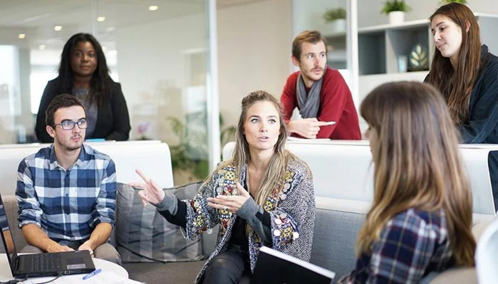 Manipulative Bosses And How To Deal With Them? | LifeFalcon