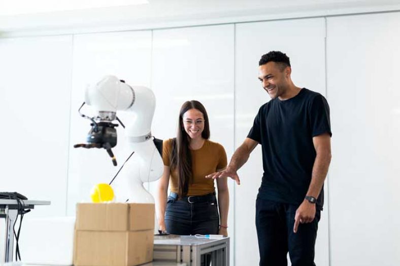 Dating an Engineer - Tips (And What to Expect)