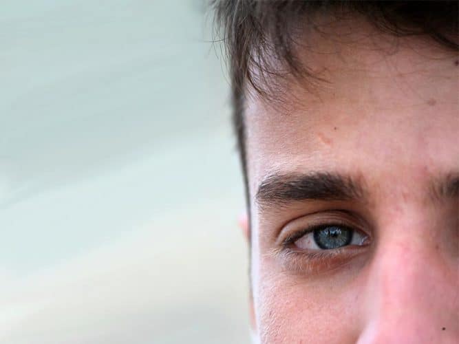10 Reasons Why a Guy Stares In Your Eyes Deeply | LifeFalcon