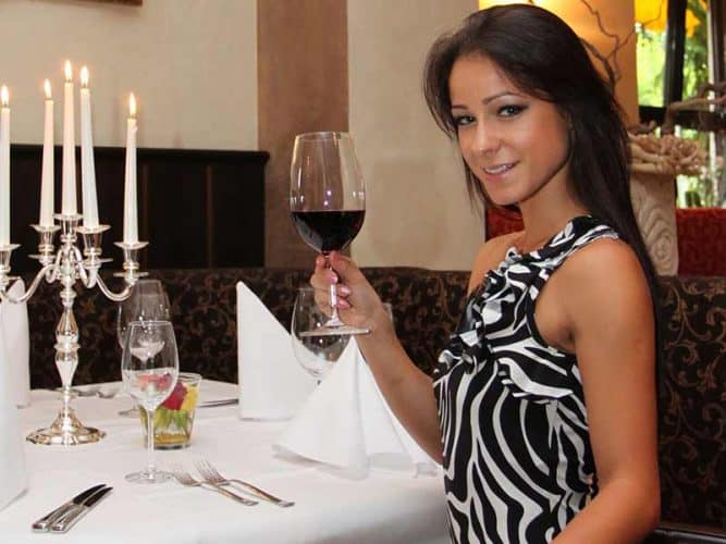 14 Top Signs of a materialistic woman | LifeFalcon